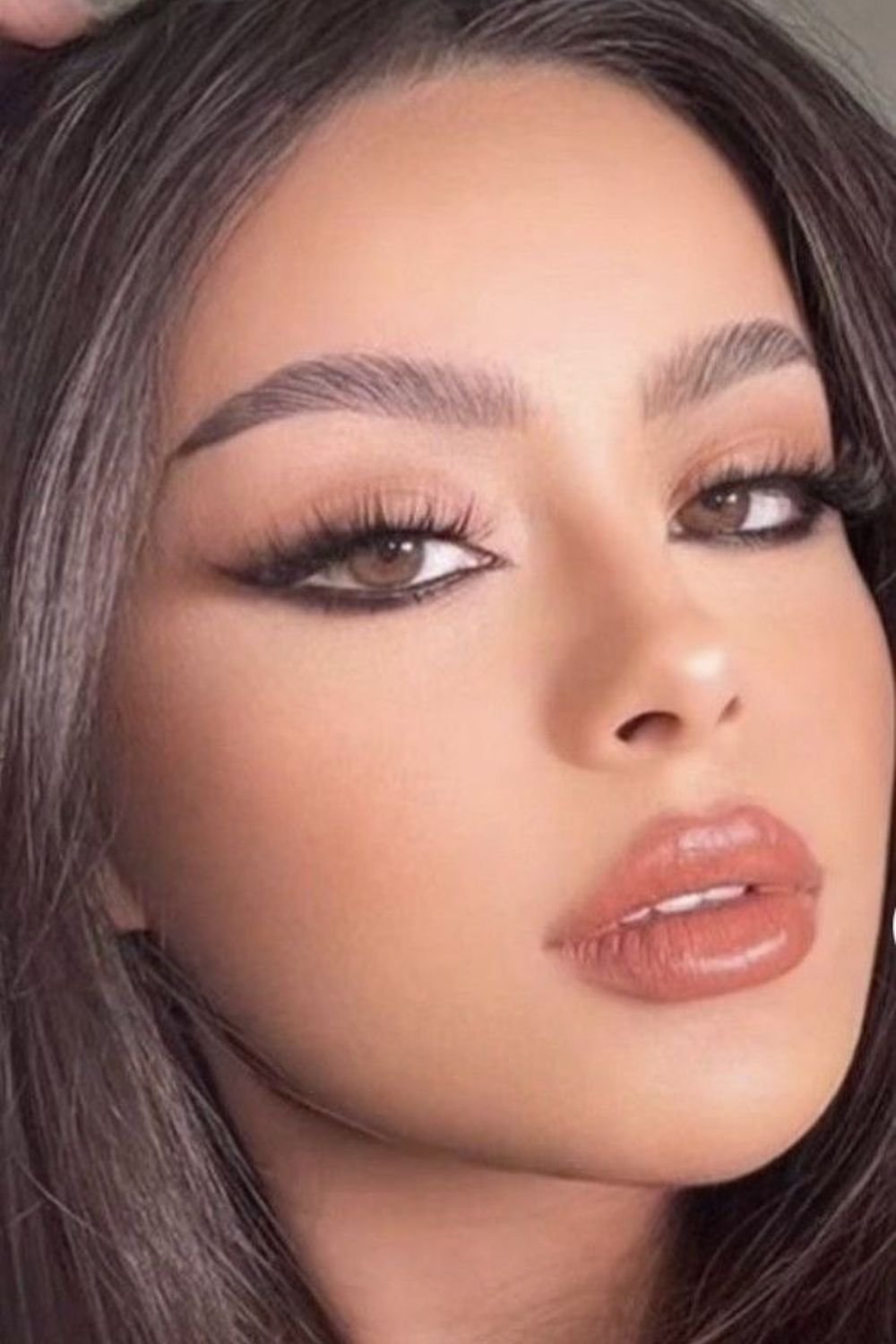 11 Trendy Y2K Makeup Looks That Are Back In Vogue