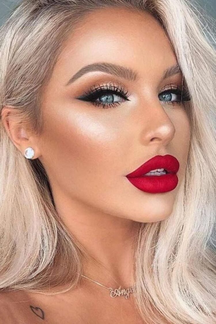7 Flawless Gypsy Makeup Looks To Rock This Halloween