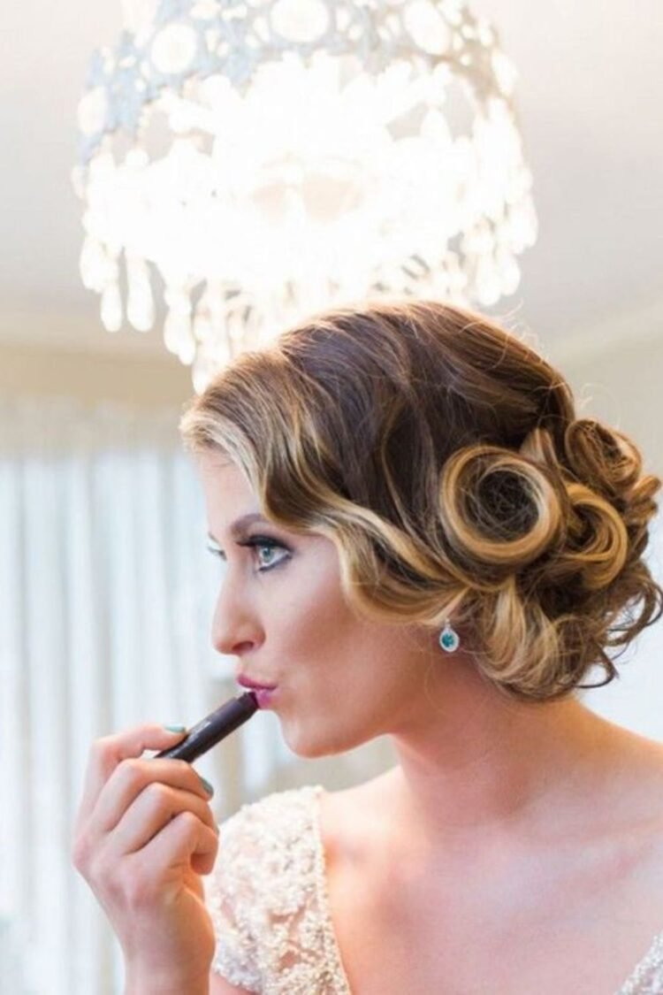 Top 15 Flapper Hairstyles For 1920s Revival