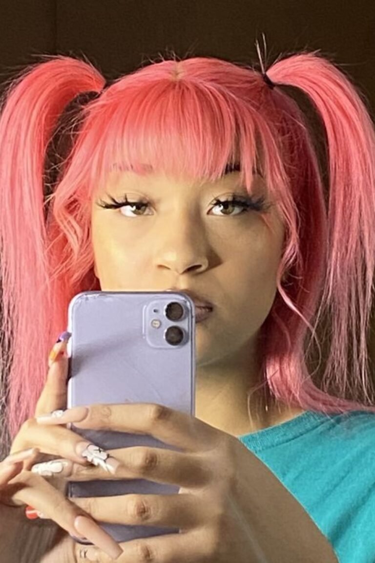 30 Bangs Hairstyles For A Chic Look In 2024