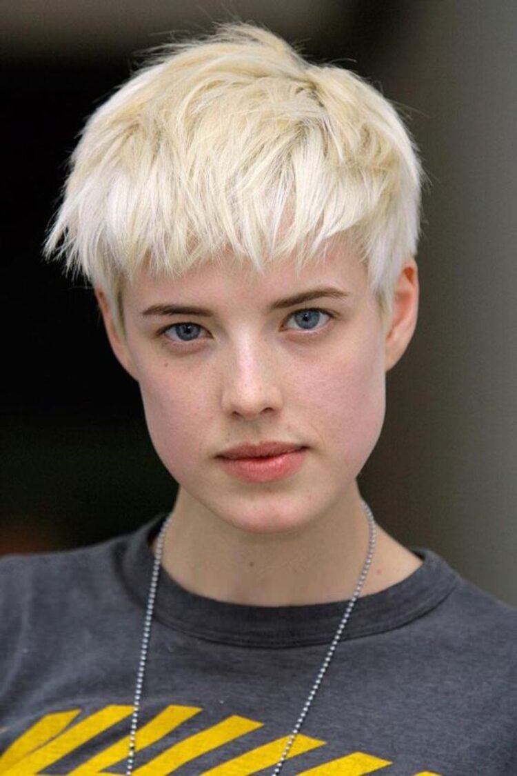 17 Tomboy Short Fluffy Haircuts to Look Cool Now