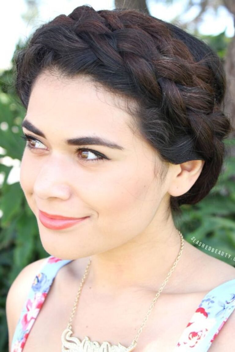 Top 15 Hairstyles For Pool Party To Dive Into Style