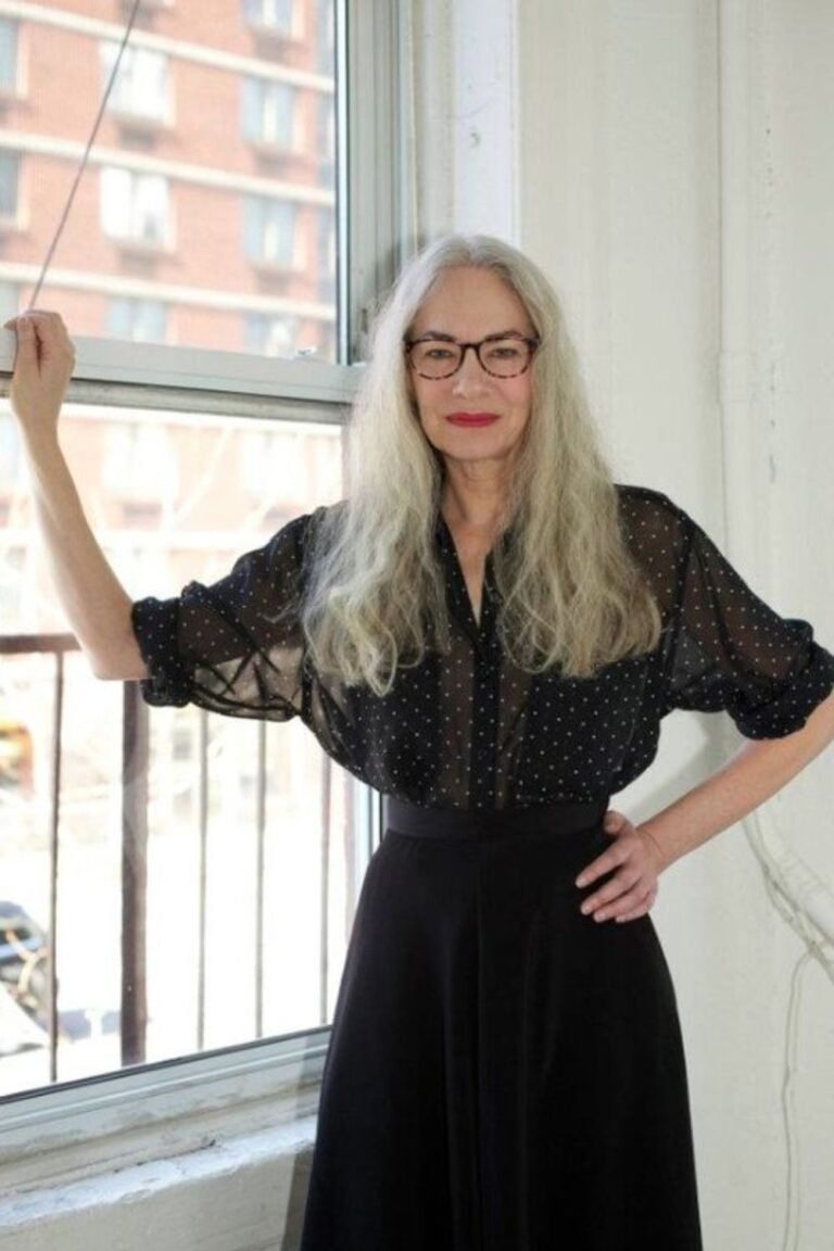 Top 12 Older Women Models To Embrace Ageless Beauty