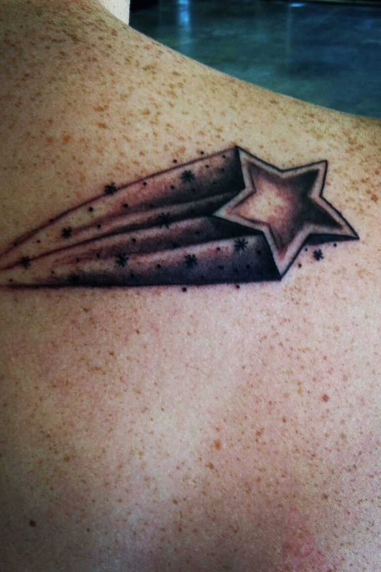 26 Celestial Star Neck Tattoo Ideas For Beauty