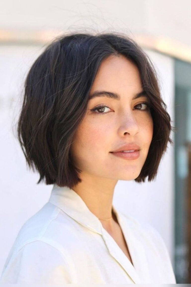 Top 26 Hairstyles For Big Eyes To Wear