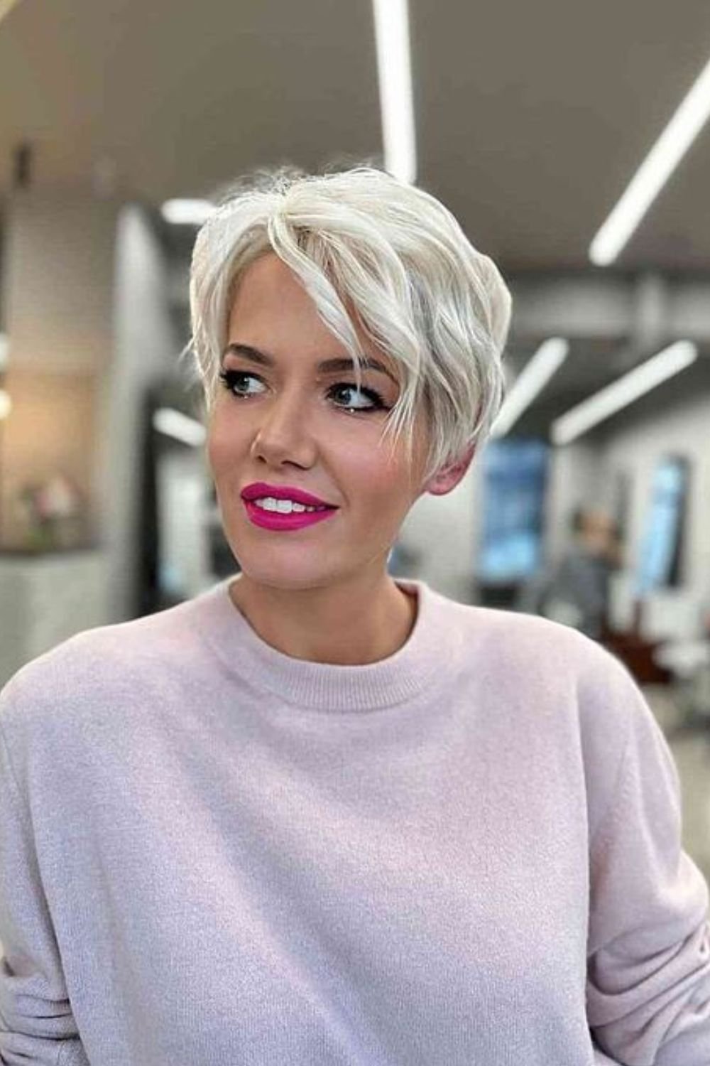 Top 26 Hairstyles For Big Eyes To Wear