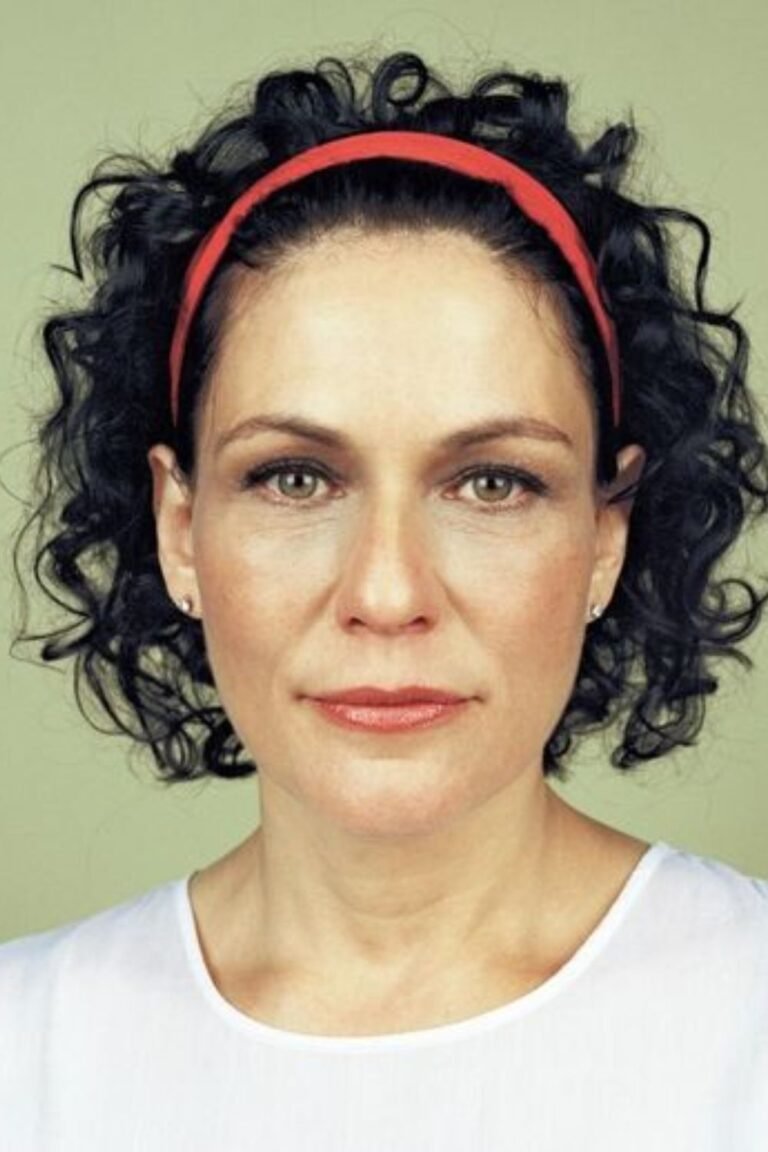 Top 15 Hairstyles Tailored For Women With Big Ears