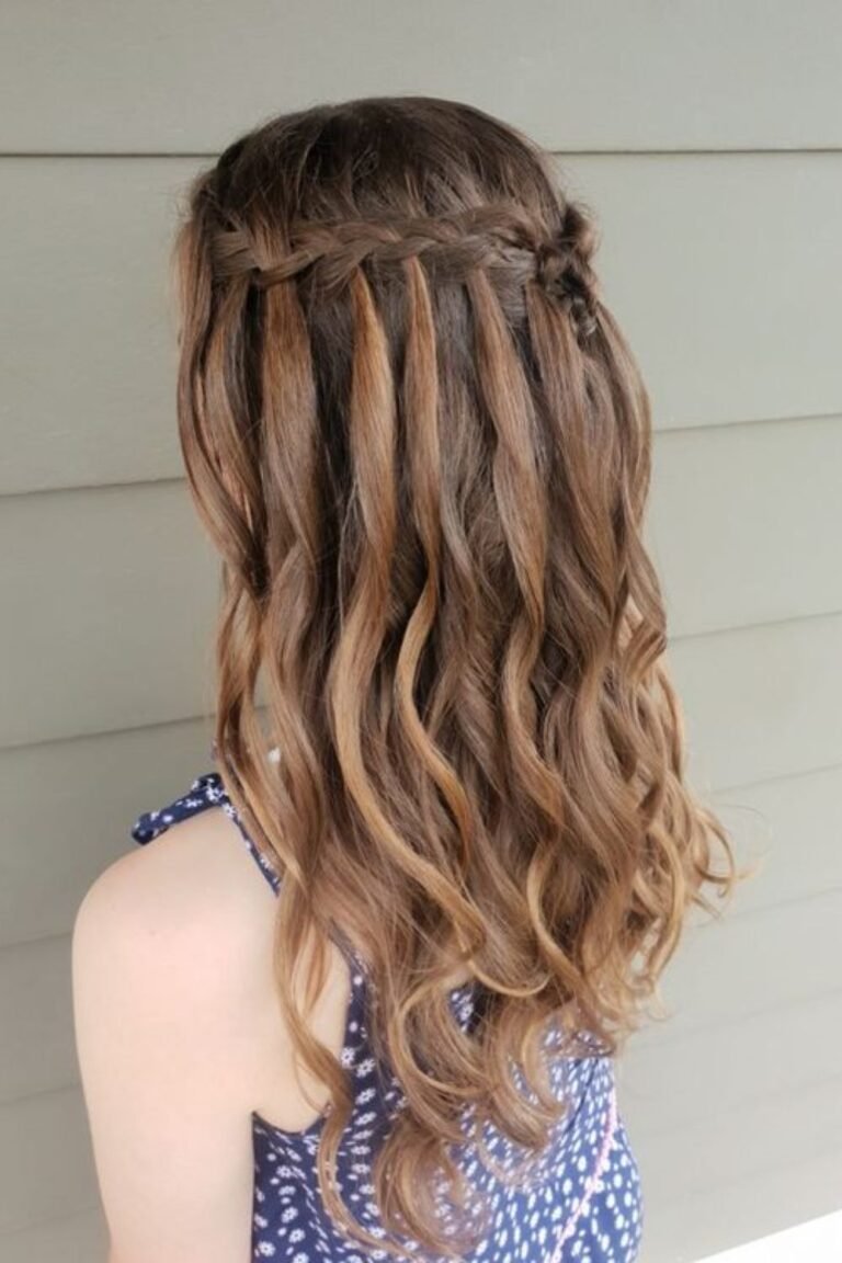 Top 22 Effortless Lake Day Hairstyles for Fun in the Sun