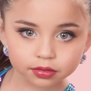 Top 10 Makeup Ideas For 11-Year-Olds For Gentle Glamour