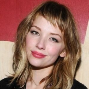 Top 18 Chic Side-Swept Bangs Ideas To Transform Your Look