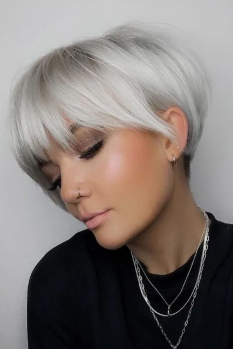 35 Famous Pixie Bob Haircuts For Women To Try This Season