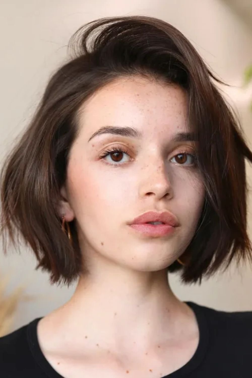33 Trendy Chin-Length Haircuts For A Stunning Look