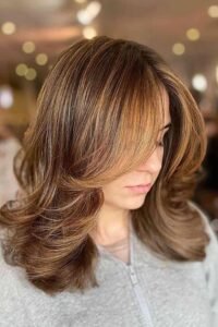 13 Butterfly Haircuts For Medium-Thin Hair To Elevate Your Look