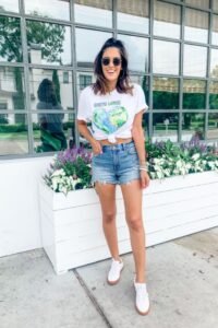 Top 13 Trendy VSCO Outfits For Women To Try