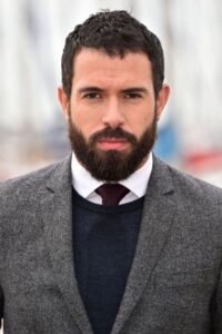 12 Medium Stubble Beard Styles to Keep You Sharp and Stylish