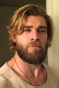 12 Scruffy Beard Styles That’ll Give You A Laid-Back Charm