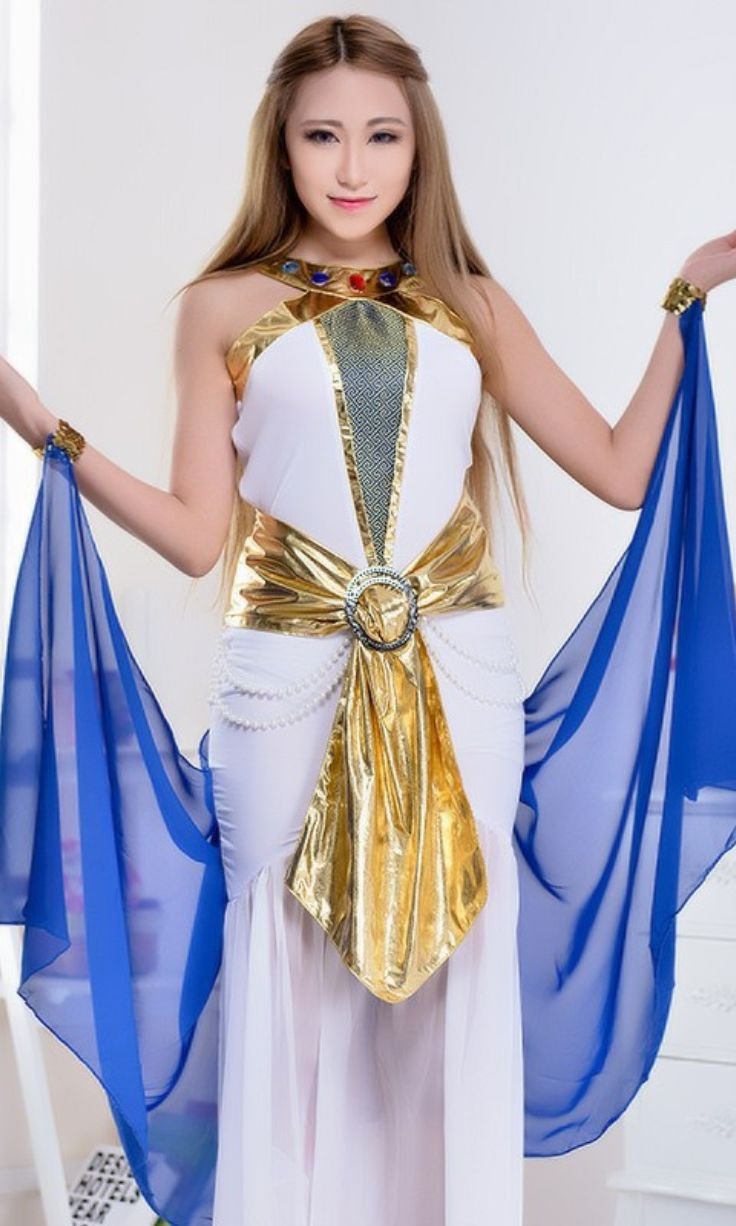 16 Cleopatra Halloween Costume Ideas You’ll Love to Wear