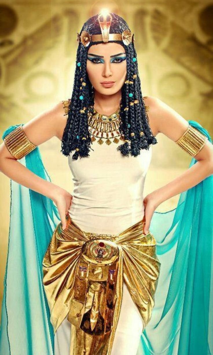 16 Cleopatra Halloween Costume Ideas You’ll Love to Wear