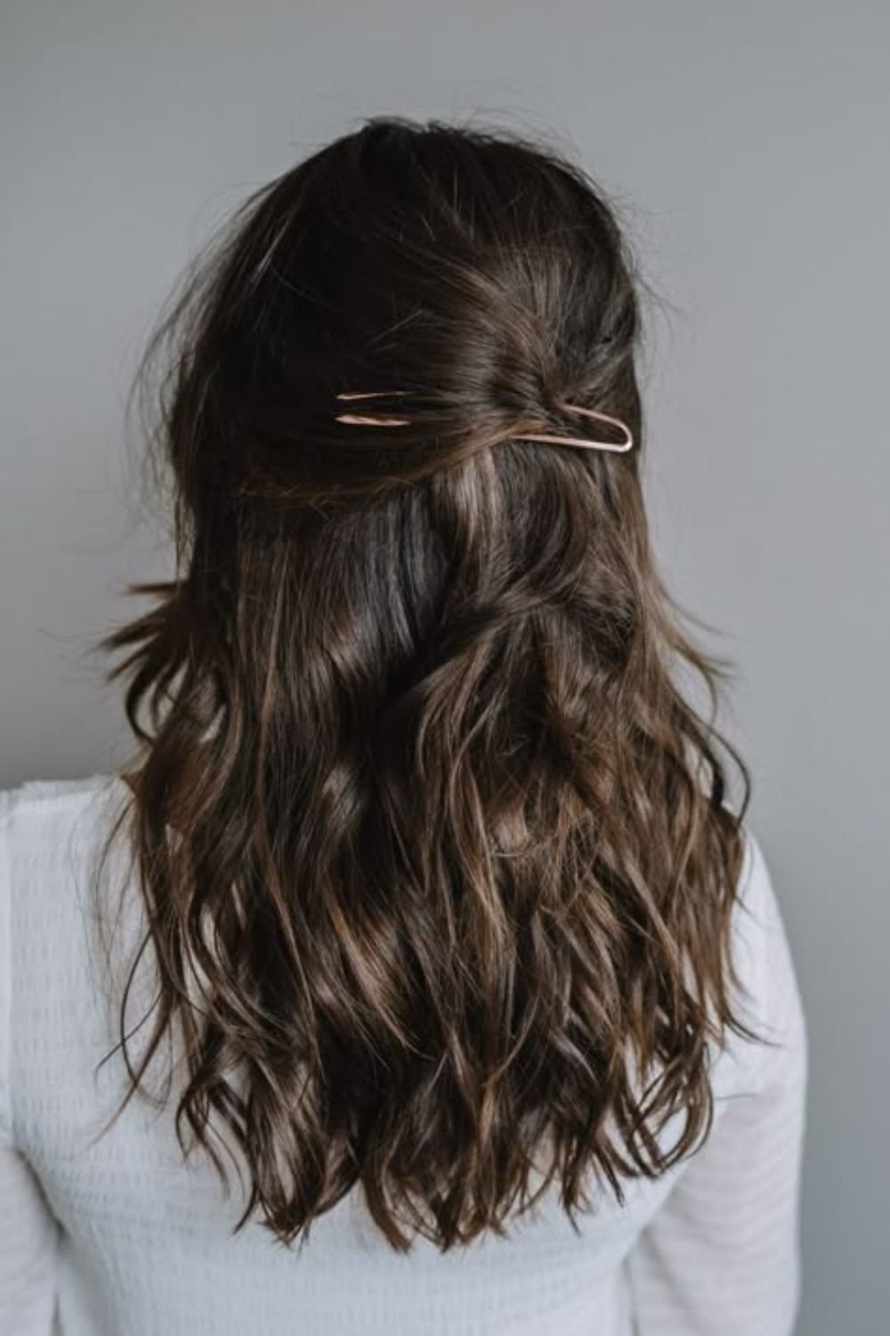13 French Pin Hairstyles for a Chic and Timeless Style