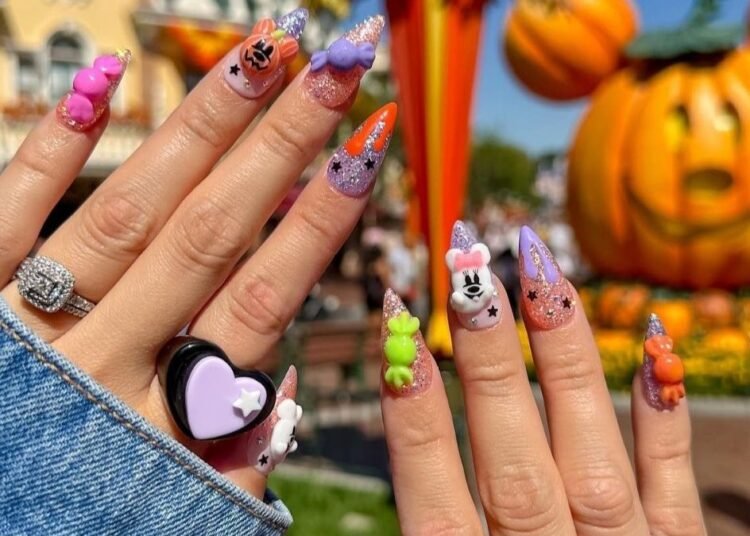 Top 16 Spooky Halloween Toe Nails To Glam Up Your Pedicure