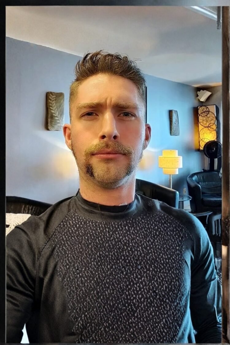 15 Horseshoe Mustache Styles for Stylish and Confident Men