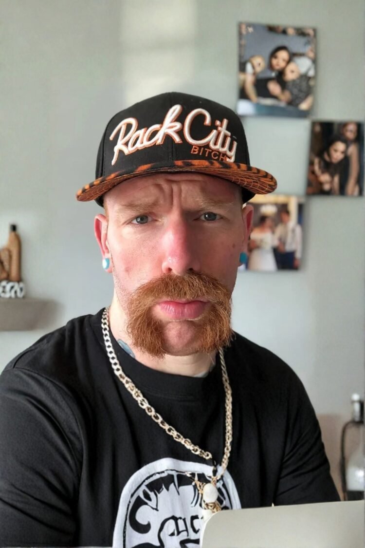 15 Horseshoe Mustache Styles for Stylish and Confident Men